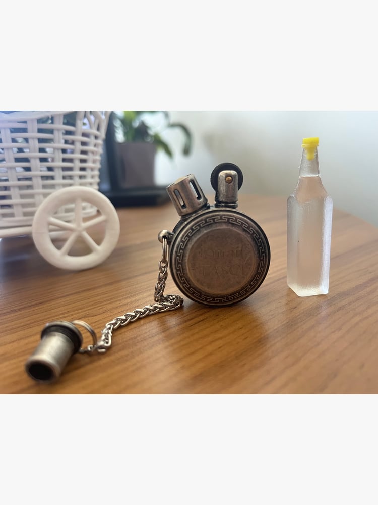 Retro metal gazyagi çakmak altin gümüs eski moda taslama açik alev ...